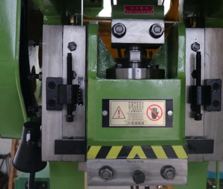 J23 plaatwerk ponsmachine - RAYMAX